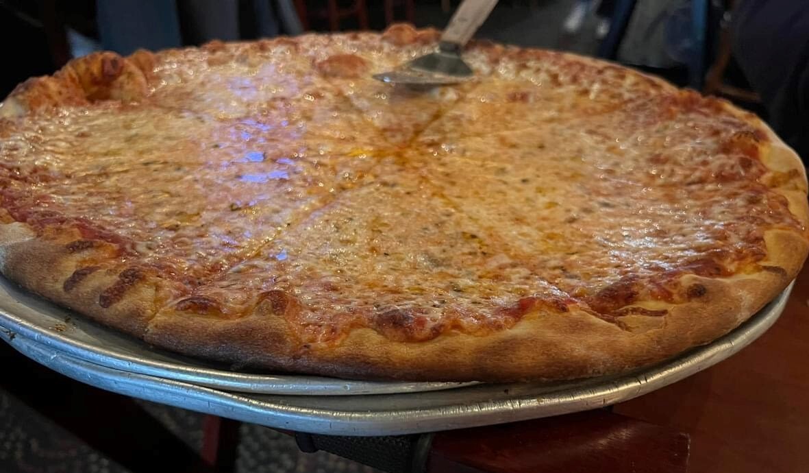 Ken's Pizza and Pub: A Slice of Burlington's History — Church Street ...